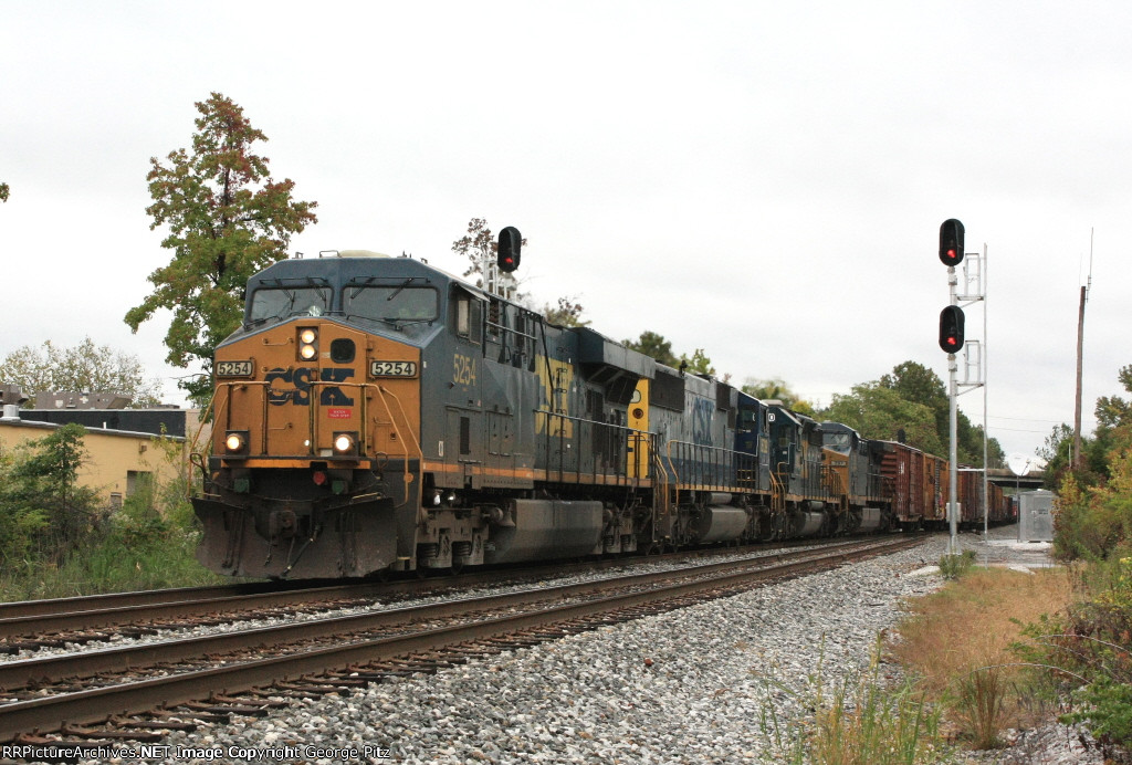 CSX 5254 and train Q409